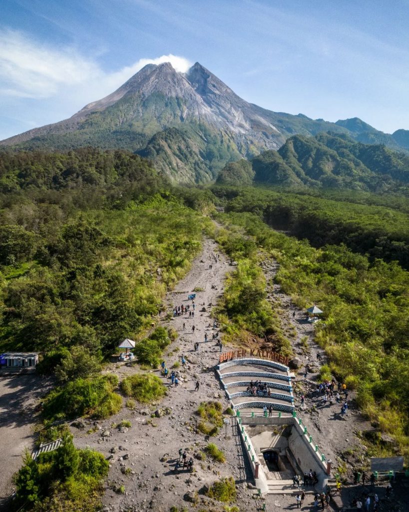 Bunker Kaliadem, Melihat Keindahan Gunung Merapi - Haluan Lifestyle