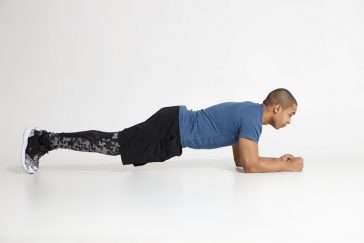Plank: Pengertian, Latihan, dan Manfaat bagi Tubuh - Haluan Lifestyle