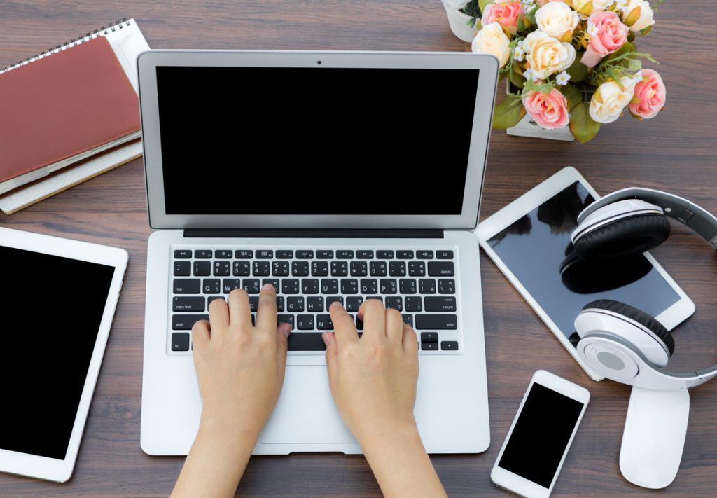 Layar Laptop Tiba-Tiba Hitam? Ini 7 Penyebab dan Solusinya - Haluan ...