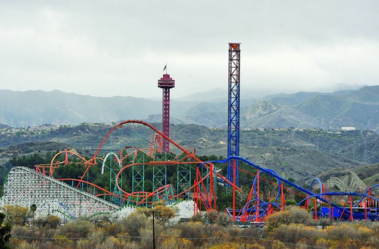 Sensasi Liburan Seru di Six Flags Magic Mountain - Haluan Lifestyle