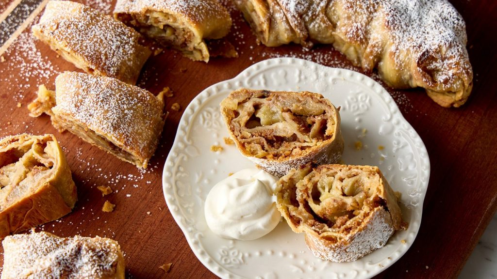 Resep Apple Strudel Klasik Vienna yang Lembut dan Renyah - Haluan Lifestyle