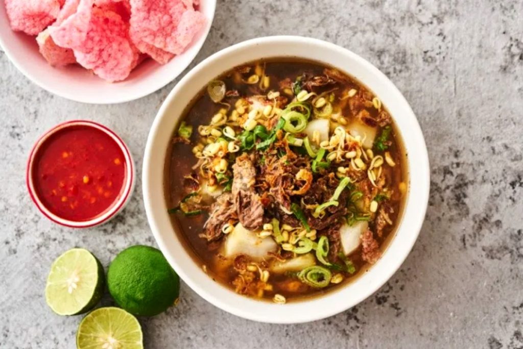 Perbedaan Soto Sokaraja dengan Soto Lainnya yang Membuat Unik - Haluan ...